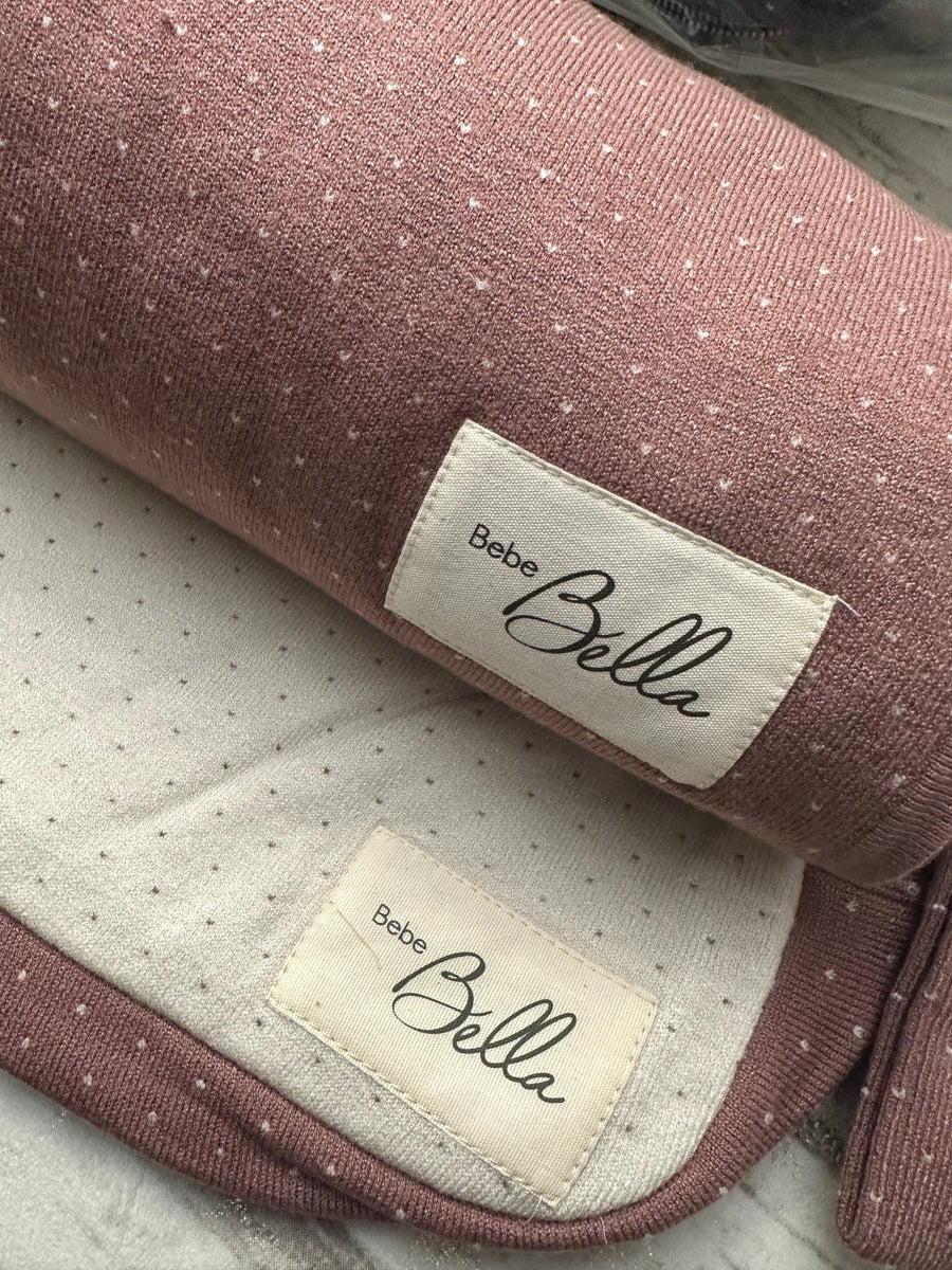 Bebe Bella - Baby Knitted Carriage Blanket With Pouch - Blissful Bundlz